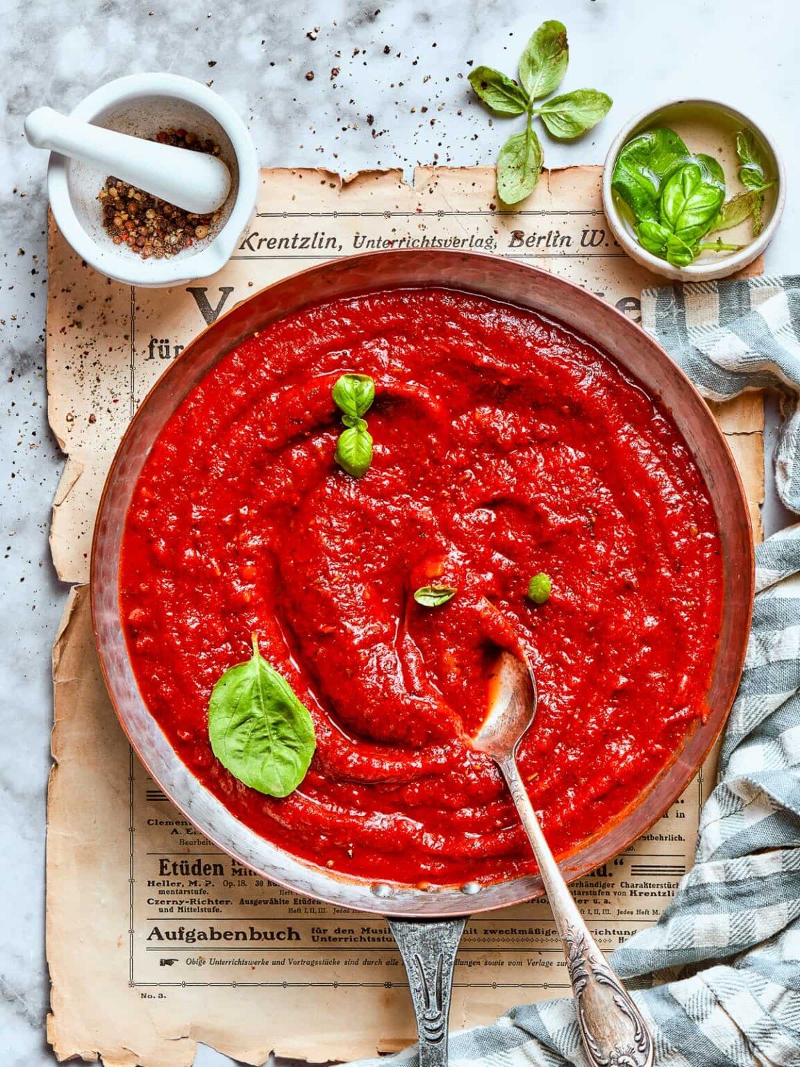 Best Pizza Sauce Recipe - Chef Lindsey Farr